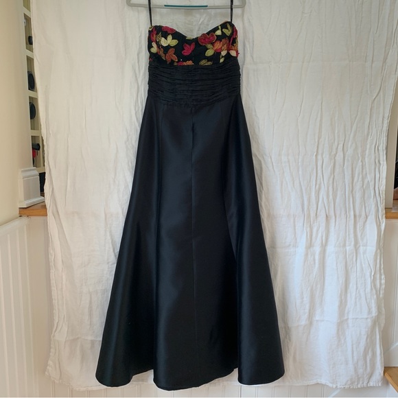 Chetta B | Dresses | Chetta B Black Gown With Embroidered Flower Detail ...